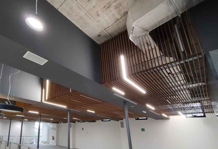 Fabricamos e instalamos Falso techo lamas madera- Demasa